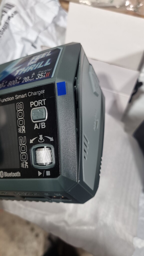 Order #704560 - Skyrc D200 Neo - Arrived broken, damaged case and ...